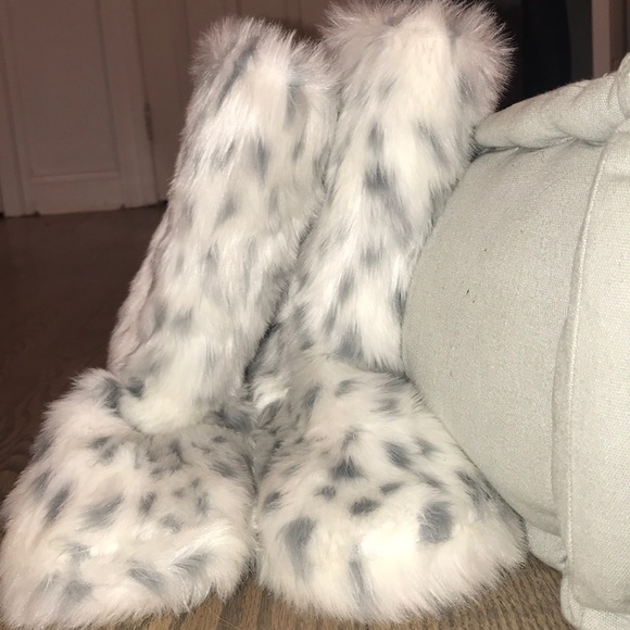 Other | Slippers | Poshmark